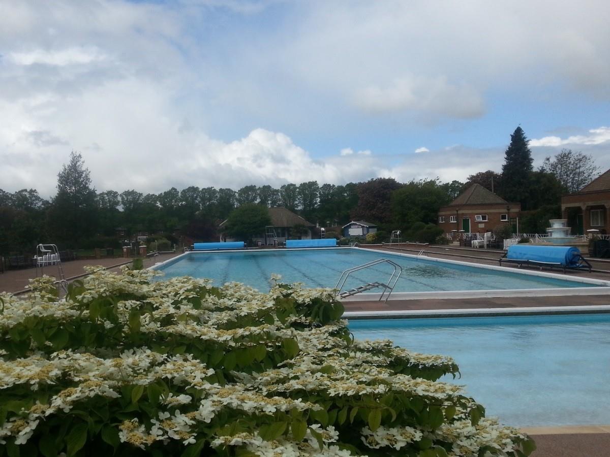 Hitchin Outdoor Pool - Visit Herts